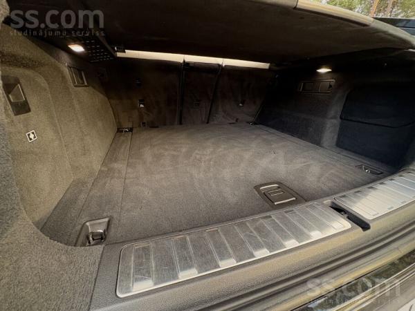 Black BMW X6 2021 in Riga, with an engine capacity of 3.00 L and mileage of 206 thousand km for 49850 €, photo 7 on AUTOMOTO.COM.LV