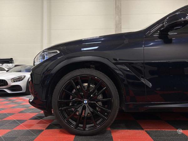 Black BMW X6 2022 in Vilnius, with an engine capacity of 3.00 L and mileage of 16 thousand km for 62000 €, photo 9 on AUTOMOTO.COM.LV