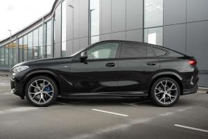 Black BMW X6 2022 in Vilnius, with an engine capacity of 2.99 L and mileage of 86 thousand km for 62500 €, photo 3 on AUTOMOTO.COM.LV