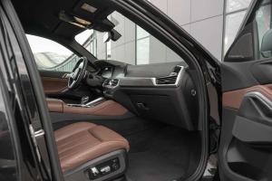 Black BMW X6 2022 in Vilnius, with an engine capacity of 2.99 L and mileage of 86 thousand km for 62500 €, photo 18 on AUTOMOTO.COM.LV