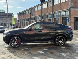 Black BMW X6 2022 in Tallinn, with an engine capacity of 3.00 L and mileage of 43 thousand km for 67490 €, photo 9 on AUTOMOTO.COM.LV