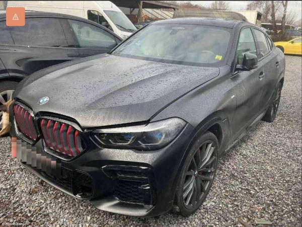 Black BMW X6 2022 in Klaipeda, with an engine capacity of 2.99 L and mileage of 52 thousand km for 40000 €, photo 1 on AUTOMOTO.COM.LV