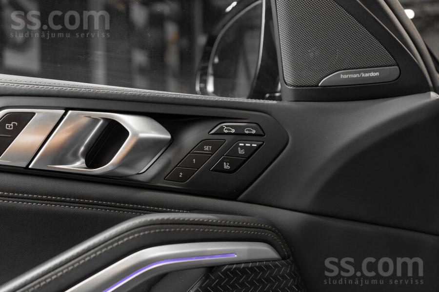 Black BMW X6 2022 in Riga, with an engine capacity of 3.00 L and mileage of 39 thousand km for 66550 €, photo 16 on AUTOMOTO.COM.LV
