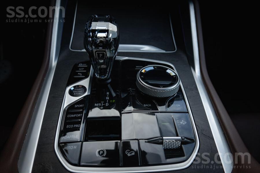Melns BMW X6 2022 Rīga, ar dzinēja tilpumu 3.00 L un nobraukumu 38 tūkst. km par 59990 €, foto 26 vietnē AUTOMOTO.COM.LV