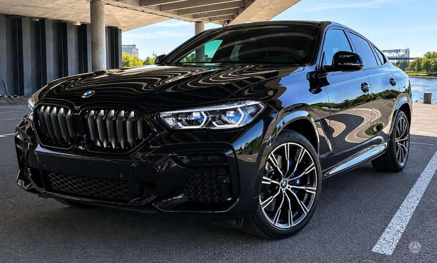 Melns BMW X6 2022 Klaipėda, ar dzinēja tilpumu 3.00 L un nobraukumu 100 tūkst. km par 52900 €, foto 1 vietnē AUTOMOTO.COM.LV