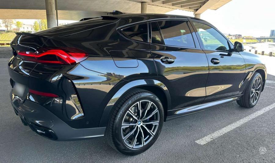 Melns BMW X6 2022 Klaipėda, ar dzinēja tilpumu 3.00 L un nobraukumu 100 tūkst. km par 52900 €, foto 10 vietnē AUTOMOTO.COM.LV