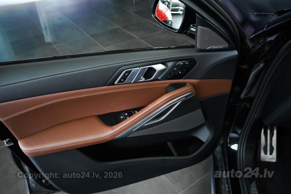 Melns BMW X6 2023 Tallina, ar dzinēja tilpumu 3.00 L un nobraukumu 31 tūkst. km par 69900 €, foto 7 vietnē AUTOMOTO.COM.LV