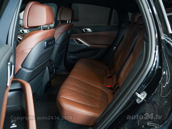 Melns BMW X6 2023 Tallina, ar dzinēja tilpumu 3.00 L un nobraukumu 31 tūkst. km par 69900 €, foto 9 vietnē AUTOMOTO.COM.LV