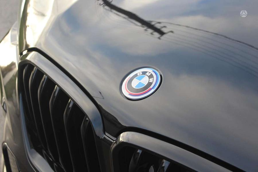 Black BMW X6 2023 in Vilnius, with an engine capacity of 4.40 L and mileage of 27 thousand km for 67000 €, photo 4 on AUTOMOTO.COM.LV
