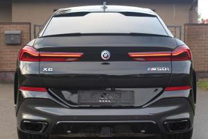 Black BMW X6 2023 in Vilnius, with an engine capacity of 4.40 L and mileage of 27 thousand km for 67000 €, photo 5 on AUTOMOTO.COM.LV