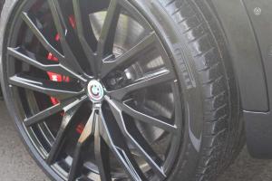 Black BMW X6 2023 in Vilnius, with an engine capacity of 4.40 L and mileage of 27 thousand km for 67000 €, photo 10 on AUTOMOTO.COM.LV