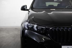 Melns BMW X6 2023 Viļņa, ar dzinēja tilpumu 3.00 L un nobraukumu 85 tūkst. km par 73491 €, foto 4 vietnē AUTOMOTO.COM.LV