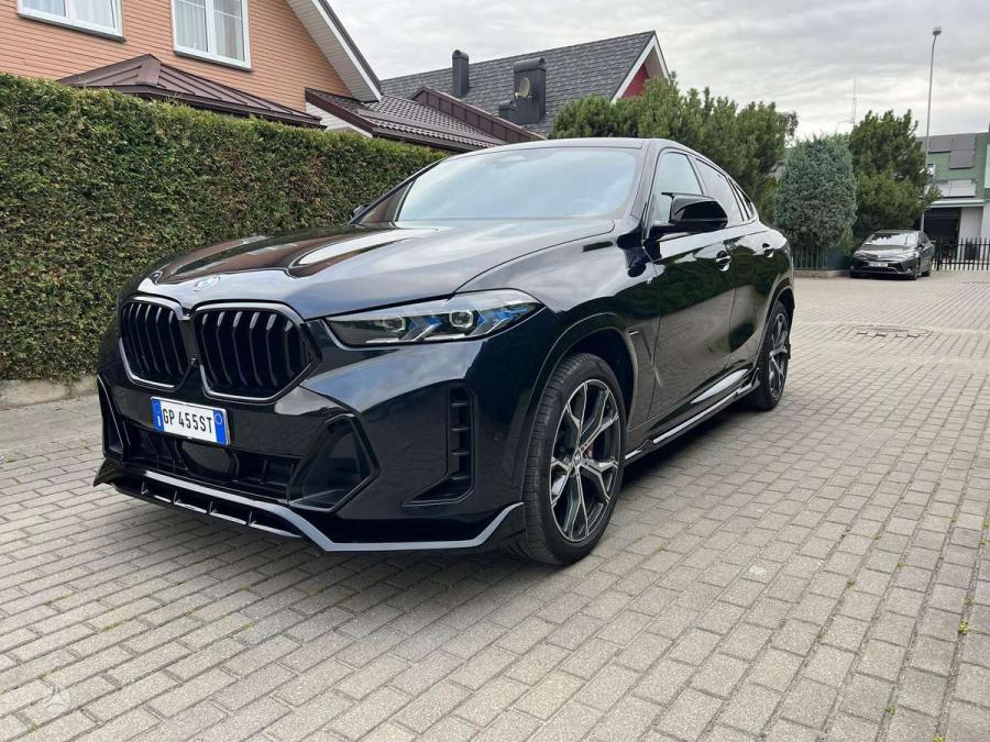 Black BMW X6 2023 in Vilnius, with an engine capacity of 3.00 L and mileage of 151 thousand km for 65000 €, photo 5 on AUTOMOTO.COM.LV