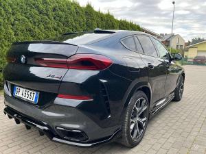Black BMW X6 2023 in Vilnius, with an engine capacity of 3.00 L and mileage of 151 thousand km for 65000 €, photo 8 on AUTOMOTO.COM.LV