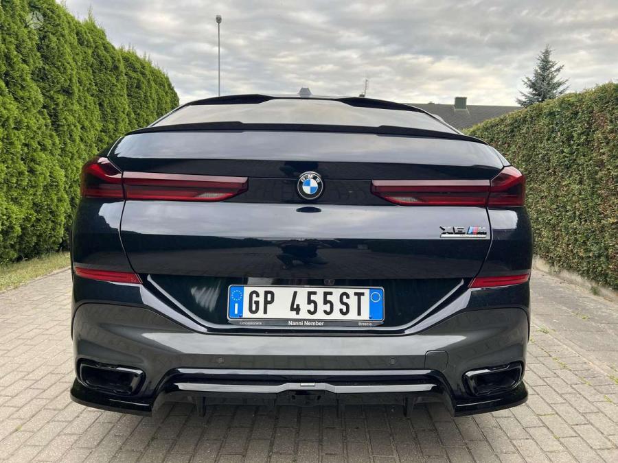 Black BMW X6 2023 in Vilnius, with an engine capacity of 3.00 L and mileage of 151 thousand km for 65000 €, photo 10 on AUTOMOTO.COM.LV