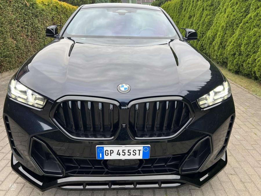 Black BMW X6 2023 in Vilnius, with an engine capacity of 3.00 L and mileage of 151 thousand km for 65000 €, photo 14 on AUTOMOTO.COM.LV