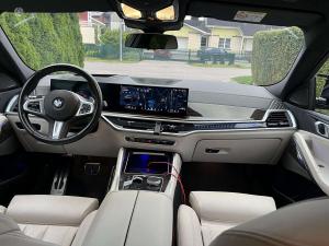 Black BMW X6 2023 in Vilnius, with an engine capacity of 3.00 L and mileage of 151 thousand km for 65000 €, photo 15 on AUTOMOTO.COM.LV