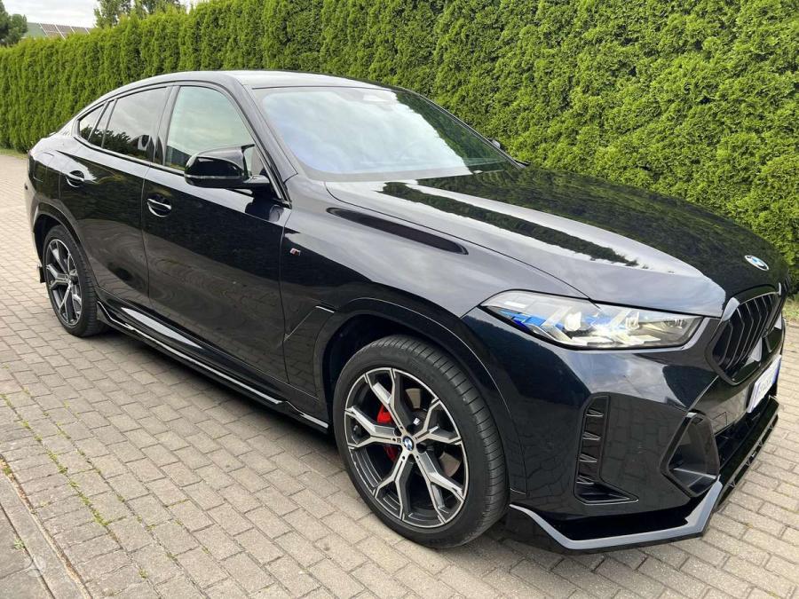 Black BMW X6 2023 in Vilnius, with an engine capacity of 3.00 L and mileage of 151 thousand km for 65000 €, photo 16 on AUTOMOTO.COM.LV