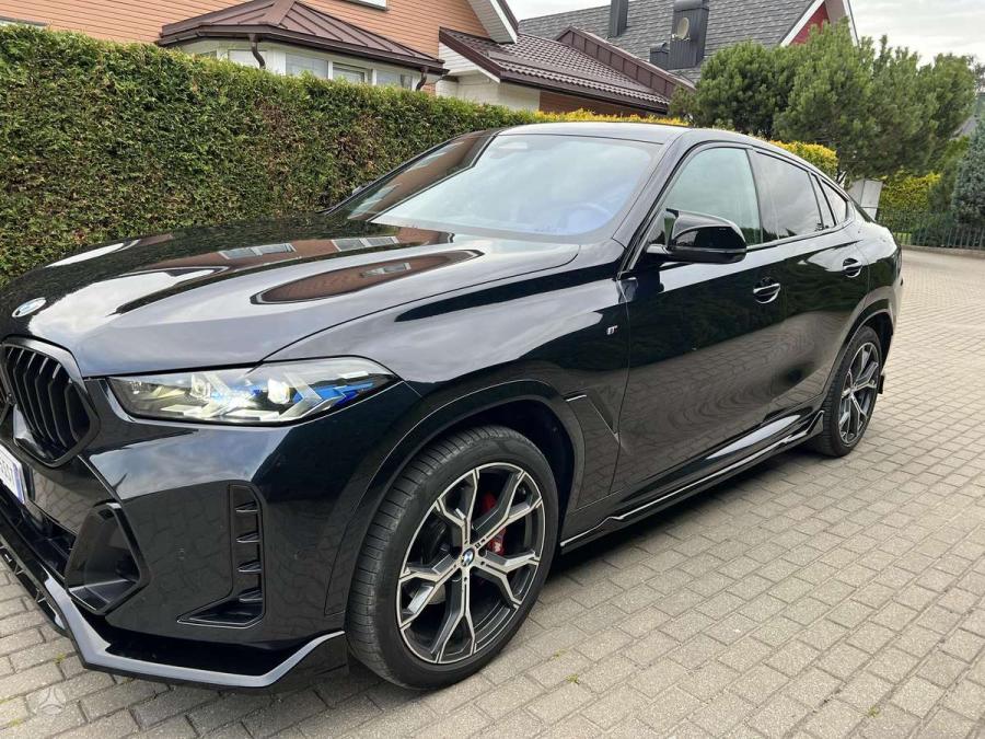 Black BMW X6 2023 in Vilnius, with an engine capacity of 3.00 L and mileage of 151 thousand km for 65000 €, photo 17 on AUTOMOTO.COM.LV