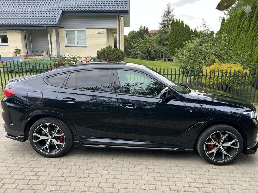 Black BMW X6 2023 in Vilnius, with an engine capacity of 3.00 L and mileage of 151 thousand km for 65000 €, photo 25 on AUTOMOTO.COM.LV
