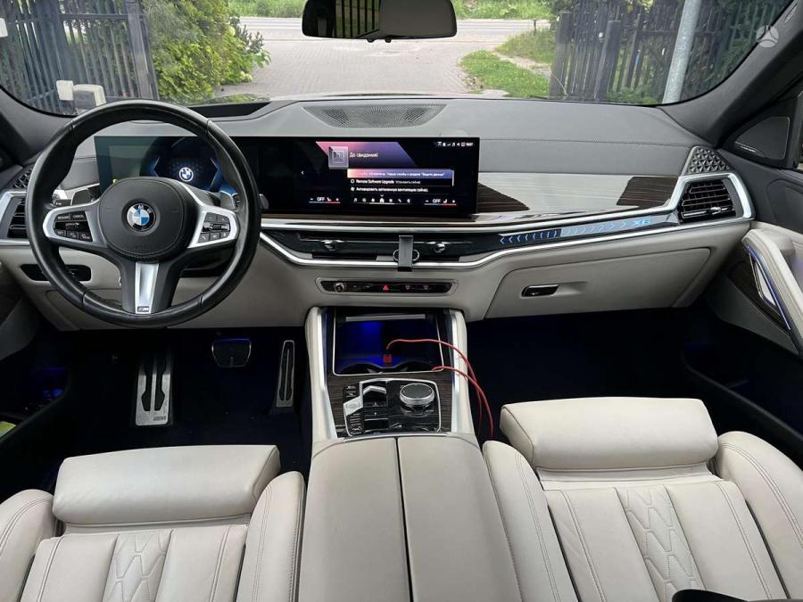 Black BMW X6 2023 in Vilnius, with an engine capacity of 3.00 L and mileage of 151 thousand km for 65000 €, photo 29 on AUTOMOTO.COM.LV