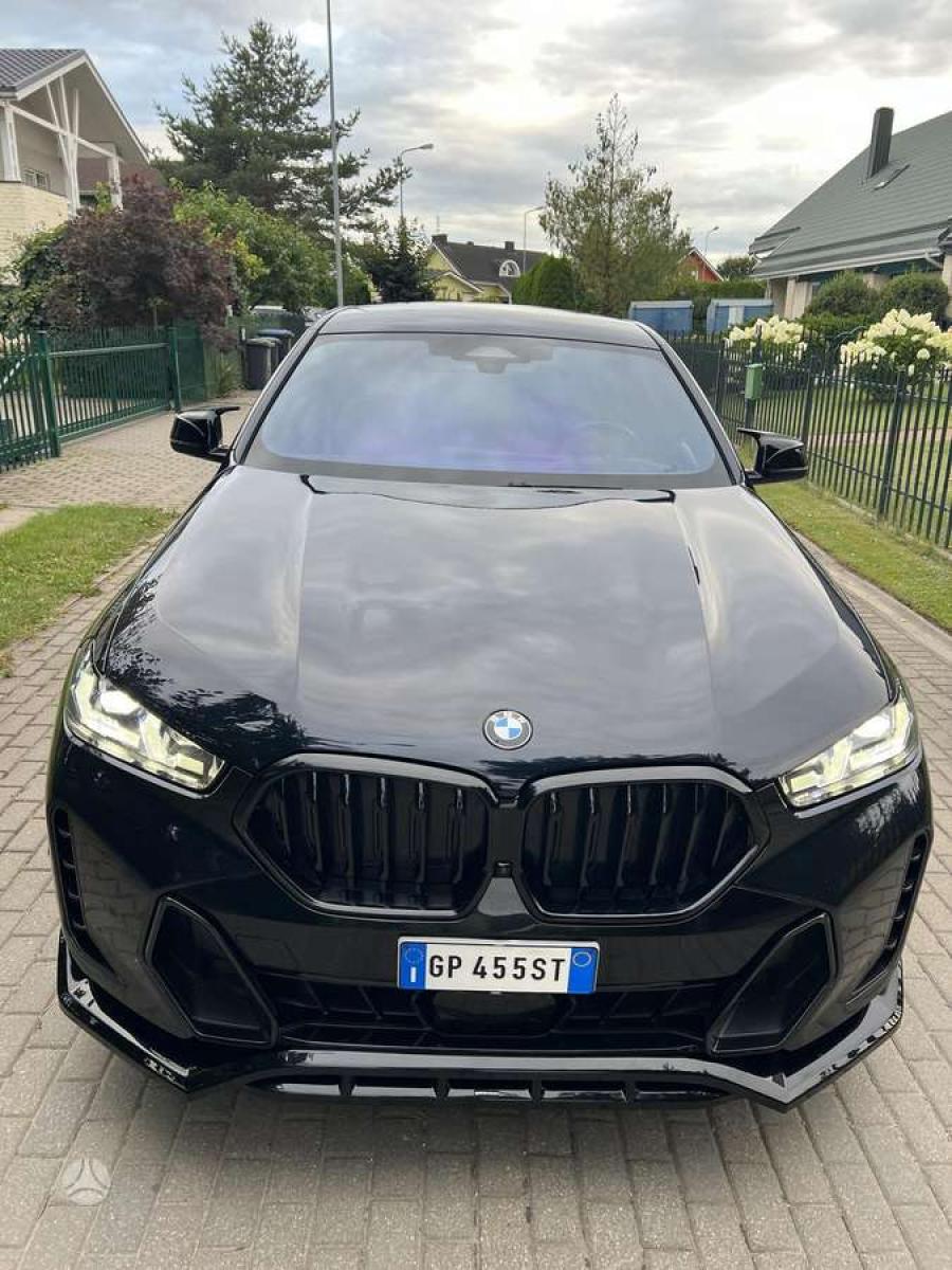 Black BMW X6 2023 in Vilnius, with an engine capacity of 3.00 L and mileage of 151 thousand km for 65000 €, photo 31 on AUTOMOTO.COM.LV