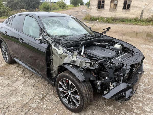 Melns BMW X6 2023 Kauņa, ar dzinēja tilpumu 3.00 L un nobraukumu 62 tūkst. km par 24400 €, foto 3 vietnē AUTOMOTO.COM.LV