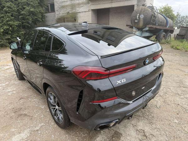 Melns BMW X6 2023 Kauņa, ar dzinēja tilpumu 3.00 L un nobraukumu 62 tūkst. km par 24400 €, foto 5 vietnē AUTOMOTO.COM.LV