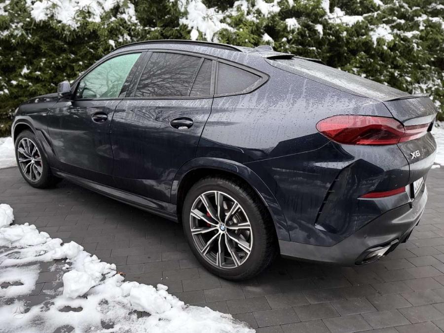 Black BMW X6 2024 in Kaunas, with an engine capacity of 2.99 L and mileage of 24 thousand km for 93500 €, photo 8 on AUTOMOTO.COM.LV