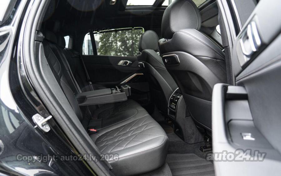 Melns BMW X6 2024 Tallina, ar dzinēja tilpumu 3.00 L un nobraukumu 56 tūkst. km par 85900 €, foto 10 vietnē AUTOMOTO.COM.LV