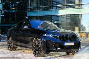 Black BMW X6 2024 in Vilnius, with an engine capacity of 2.99 L and mileage of 41 thousand km for 90000 €, photo 2 on AUTOMOTO.COM.LV
