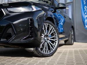 Black BMW X6 2024 in Marijampole, with an engine capacity of 3.00 L and mileage of 28 thousand km for 79950 €, photo 7 on AUTOMOTO.COM.LV