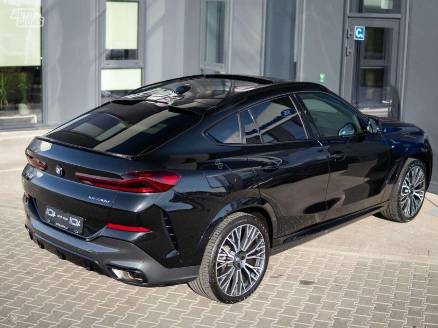 Black BMW X6 2024 in Marijampole, with an engine capacity of 3.00 L and mileage of 28 thousand km for 79950 €, photo 14 on AUTOMOTO.COM.LV