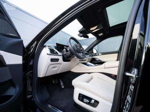 Black BMW X6 2024 in Marijampole, with an engine capacity of 3.00 L and mileage of 28 thousand km for 79950 €, photo 22 on AUTOMOTO.COM.LV