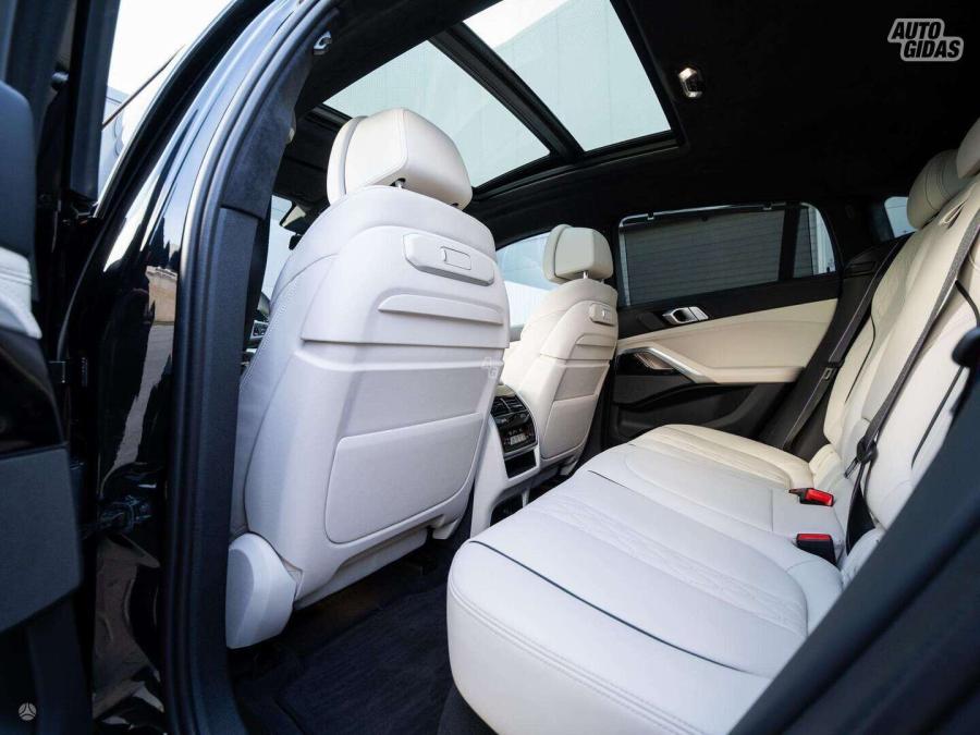 Black BMW X6 2024 in Marijampole, with an engine capacity of 3.00 L and mileage of 28 thousand km for 79950 €, photo 34 on AUTOMOTO.COM.LV