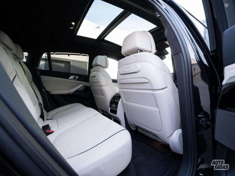 Black BMW X6 2024 in Marijampole, with an engine capacity of 3.00 L and mileage of 28 thousand km for 79950 €, photo 37 on AUTOMOTO.COM.LV