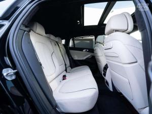 Black BMW X6 2024 in Marijampole, with an engine capacity of 3.00 L and mileage of 28 thousand km for 79950 €, photo 38 on AUTOMOTO.COM.LV