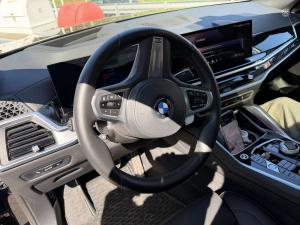 Black BMW X6 2024 in Kazlu Ruda, with an engine capacity of 3.00 L and mileage of 31 thousand km for 89500 €, photo 6 on AUTOMOTO.COM.LV