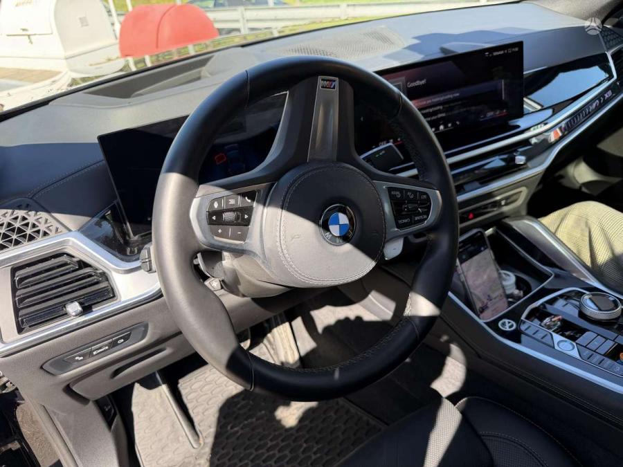 Black BMW X6 2024 in Kazlu Ruda, with an engine capacity of 3.00 L and mileage of 31 thousand km for 89500 €, photo 6 on AUTOMOTO.COM.LV