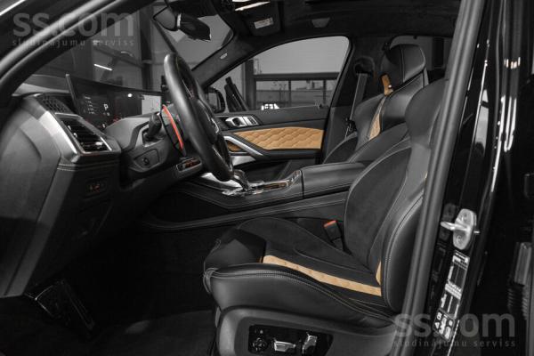 Black BMW X6 2024 in Riga, with an engine capacity of 4.40 L and mileage of 17 thousand km for 115000 €, photo 5 on AUTOMOTO.COM.LV