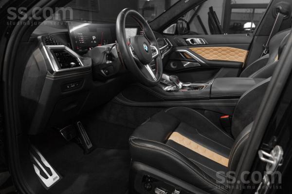Black BMW X6 2024 in Riga, with an engine capacity of 4.40 L and mileage of 17 thousand km for 115000 €, photo 6 on AUTOMOTO.COM.LV