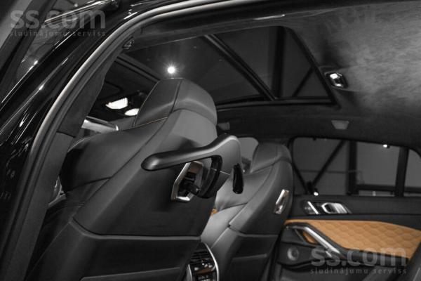 Black BMW X6 2024 in Riga, with an engine capacity of 4.40 L and mileage of 17 thousand km for 115000 €, photo 10 on AUTOMOTO.COM.LV