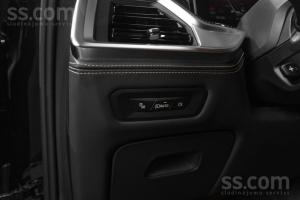 Black BMW X6 2024 in Riga, with an engine capacity of 4.40 L and mileage of 17 thousand km for 115000 €, photo 17 on AUTOMOTO.COM.LV