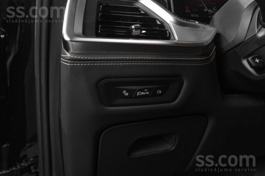 Black BMW X6 2024 in Riga, with an engine capacity of 4.40 L and mileage of 17 thousand km for 115000 €, photo 17 on AUTOMOTO.COM.LV
