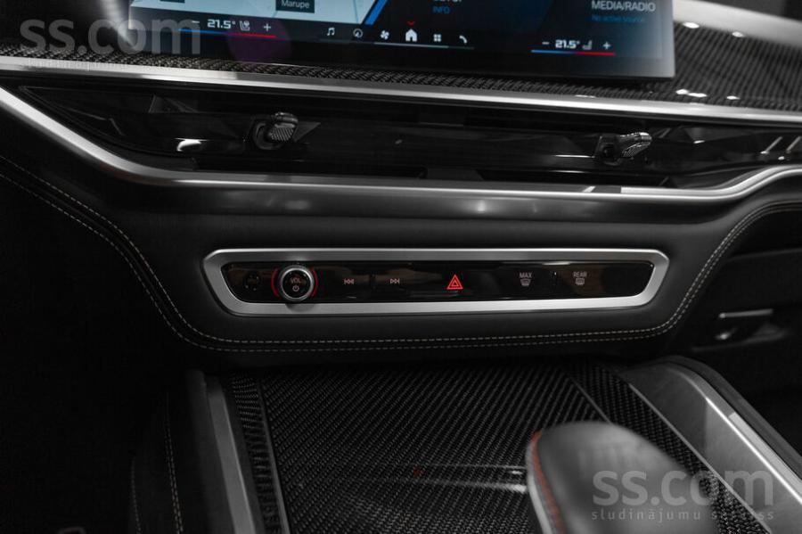 Black BMW X6 2024 in Riga, with an engine capacity of 4.40 L and mileage of 17 thousand km for 115000 €, photo 25 on AUTOMOTO.COM.LV