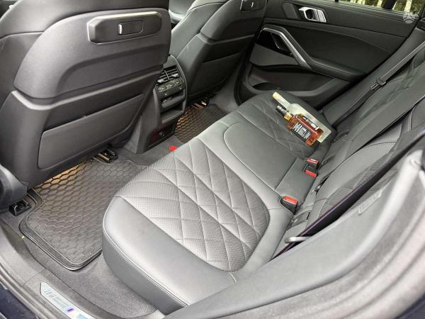 Black BMW X6 2024 in Kaunas, with an engine capacity of 3.00 L and mileage of 37 thousand km for 87500 €, photo 10 on AUTOMOTO.COM.LV