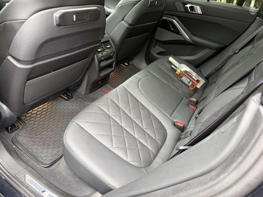 Melns BMW X6 2024 Kauņa, ar dzinēja tilpumu 3.00 L un nobraukumu 37 tūkst. km par 87500 €, foto 11 vietnē AUTOMOTO.COM.LV