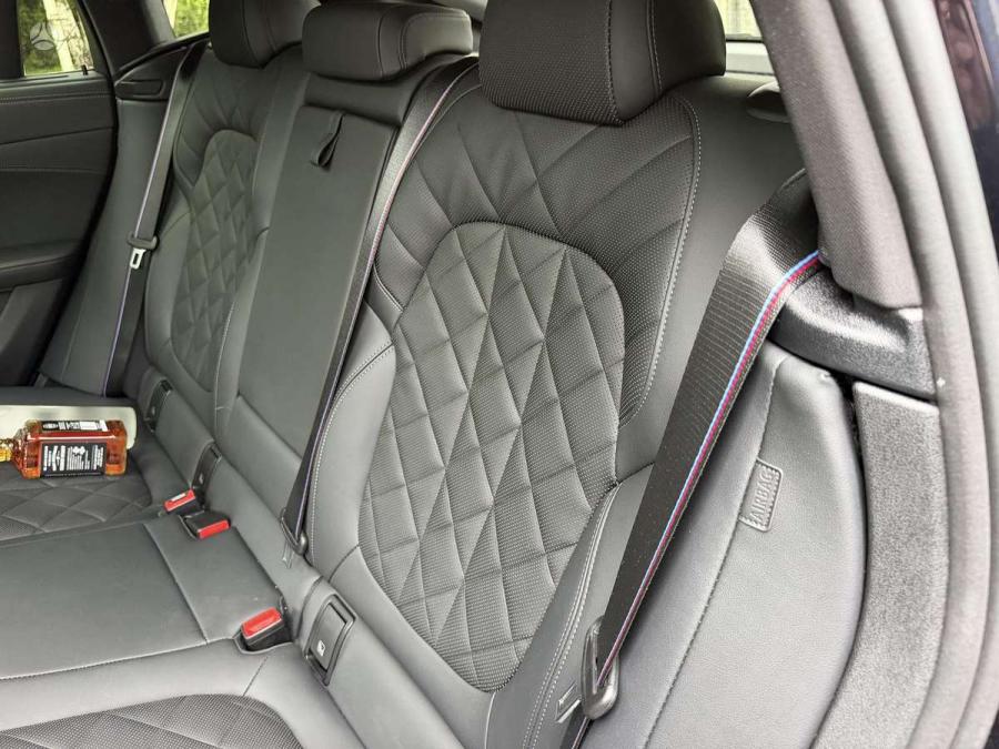 Melns BMW X6 2024 Kauņa, ar dzinēja tilpumu 3.00 L un nobraukumu 37 tūkst. km par 87500 €, foto 12 vietnē AUTOMOTO.COM.LV