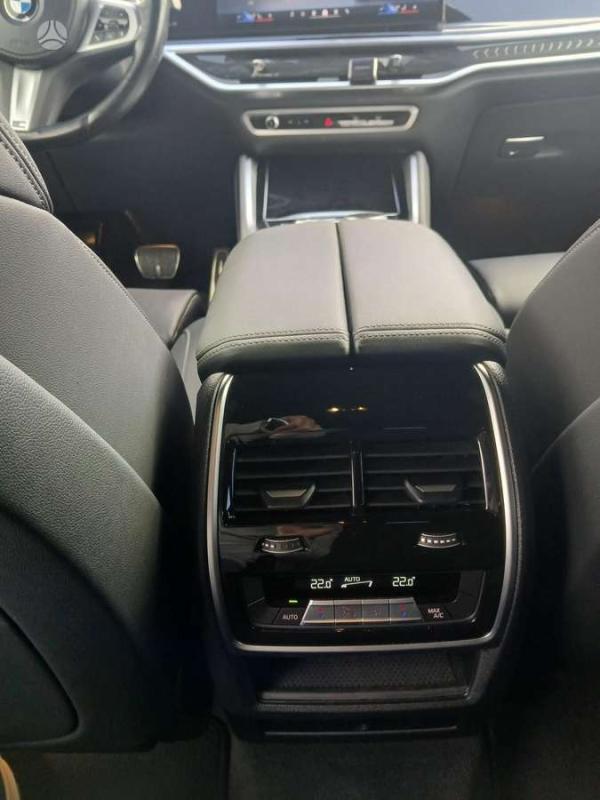 Black BMW X6 2024 in Vilnius, with an engine capacity of 2.99 L and mileage of 66 thousand km for 81615 €, photo 9 on AUTOMOTO.COM.LV