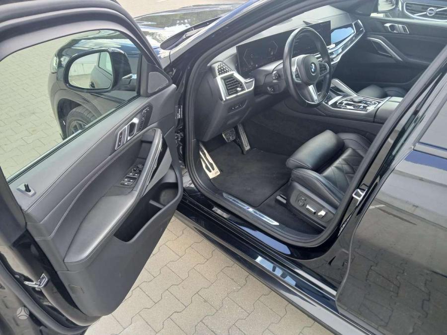Black BMW X6 2024 in Vilnius, with an engine capacity of 2.99 L and mileage of 66 thousand km for 81615 €, photo 12 on AUTOMOTO.COM.LV